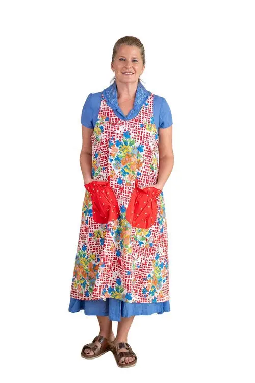 MODERN PRAIRIE Lisbon Rose Farmhouse Apron