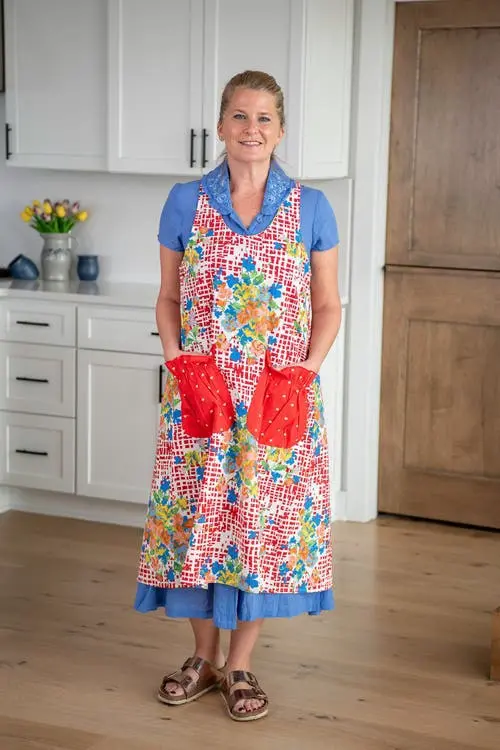 MODERN PRAIRIE Lisbon Rose Farmhouse Apron