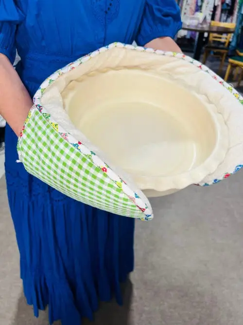 MODERN PRAIRIE Rebecca Double Oven Mitt