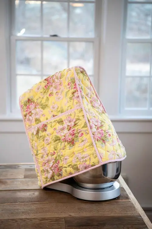 MODERN PRAIRIE Apple Blossom Stand Mixer Cover