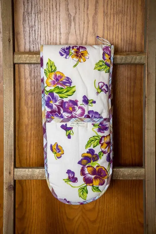 MODERN PRAIRIE Pansies Double Pot Mitt