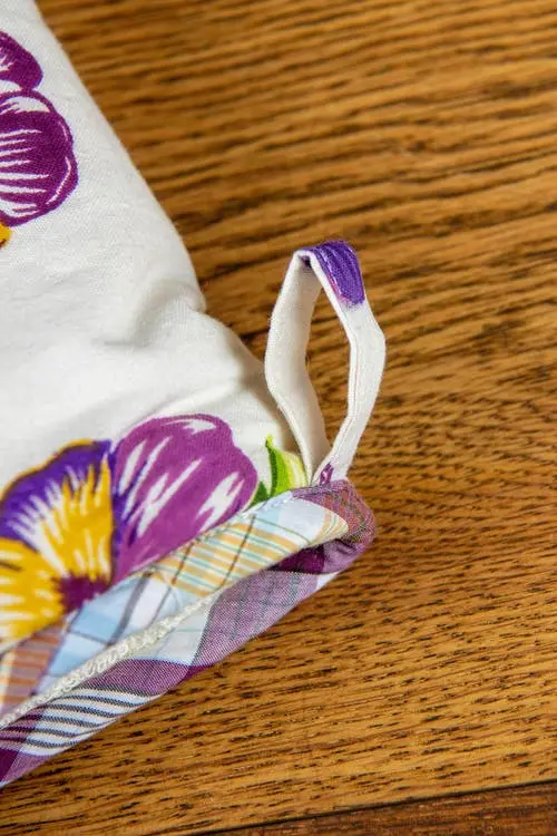 MODERN PRAIRIE Pansies Double Pot Mitt