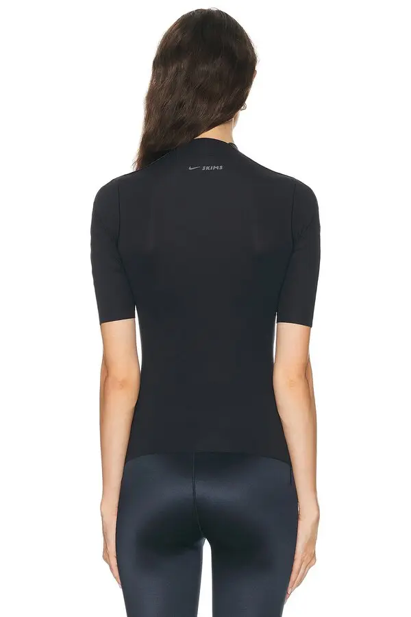 NIKESKIMS Weightless Short Sleeve Top