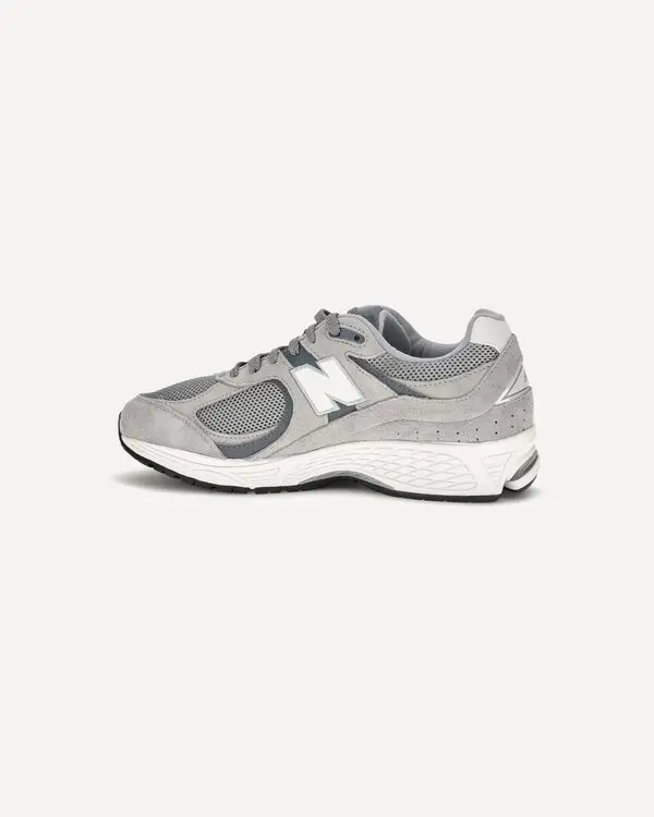 NEW BALANCE 2002r Sneakers - Grey