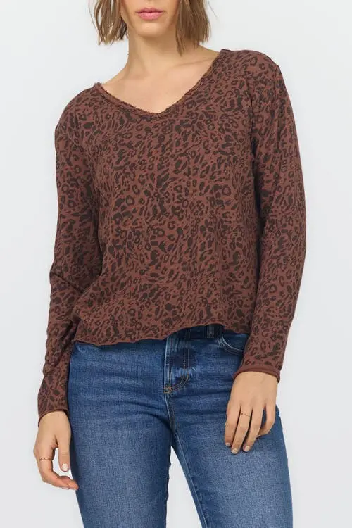 DEAR JOHN Vanya Long Sleeve V-neck Slub Knit T-shirt - Brown Leopard