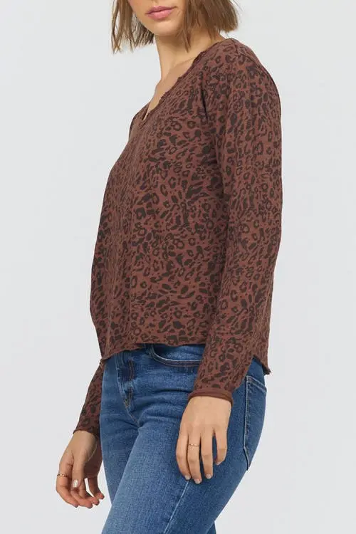 DEAR JOHN Vanya Long Sleeve V-neck Slub Knit T-shirt - Brown Leopard