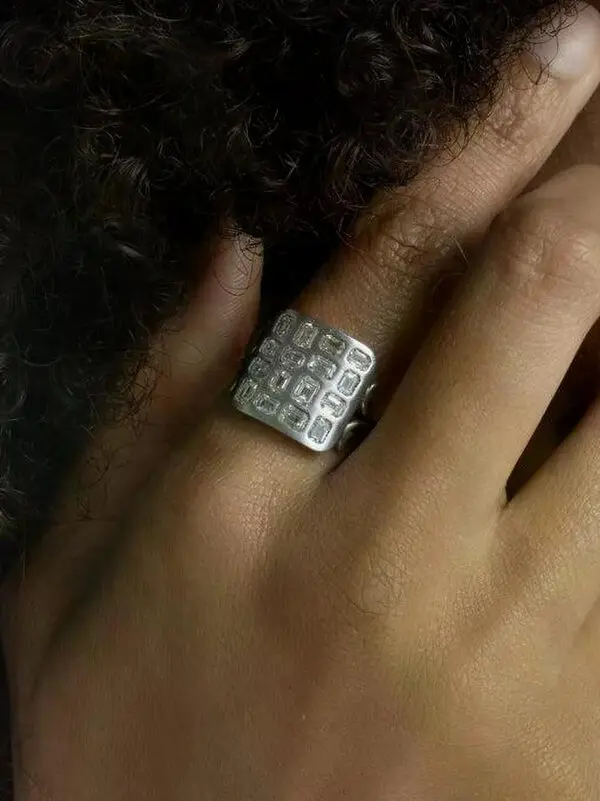 SYLVA & CIE Ten Table Diamond Ring