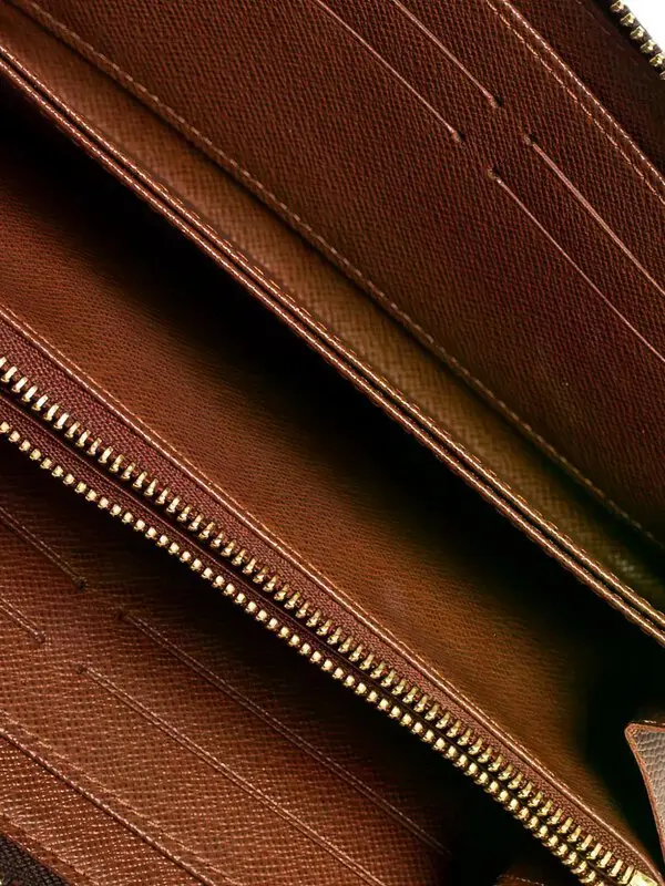 LOUIS VUITTON Monogram Zippy Wallet