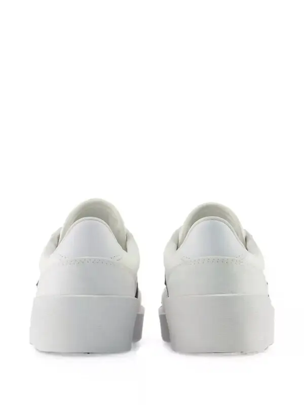 NEW BALANCE 750 Logo-patch Sneakers