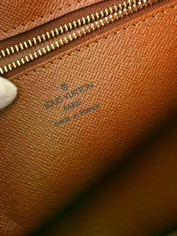 LOUIS VUITTON 2003 30 Trocadero 30 Cross Body Bag