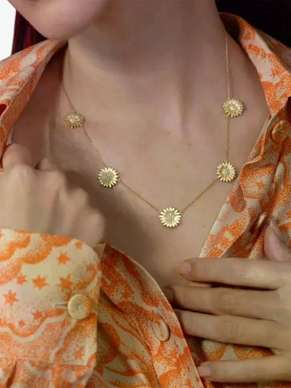 TANYA FARAH 18k Yellow Diamond Daisy Station Necklace
