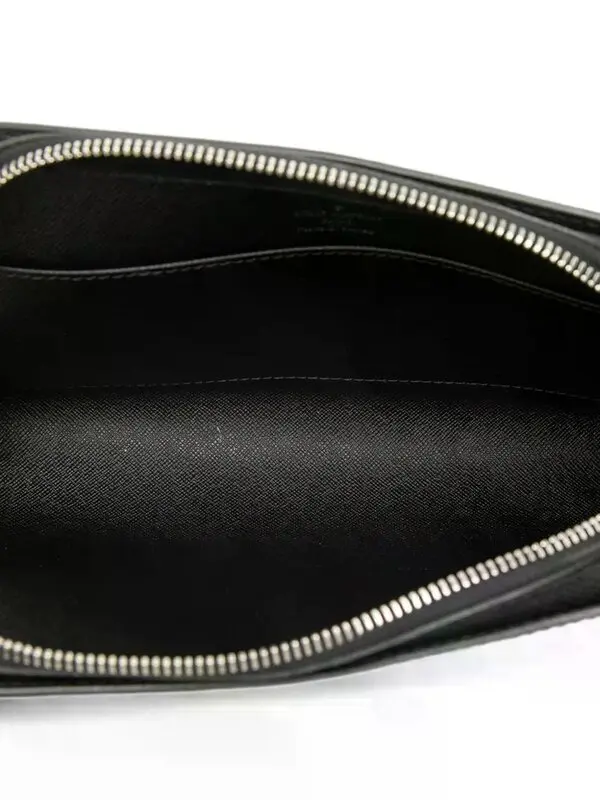 LOUIS VUITTON 2006 Taiga Pochette Baikal Clutch Bag