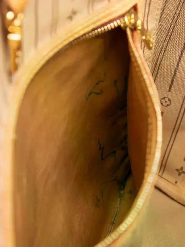 LOUIS VUITTON Monogram Neverfull Mm Tote Bag