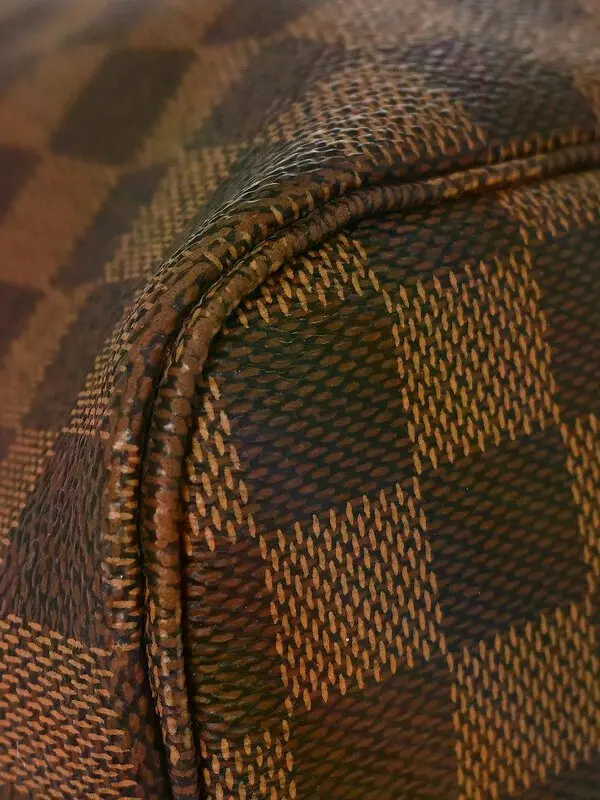 LOUIS VUITTON 2012 Gm Neverfull Tote Bag - Brown