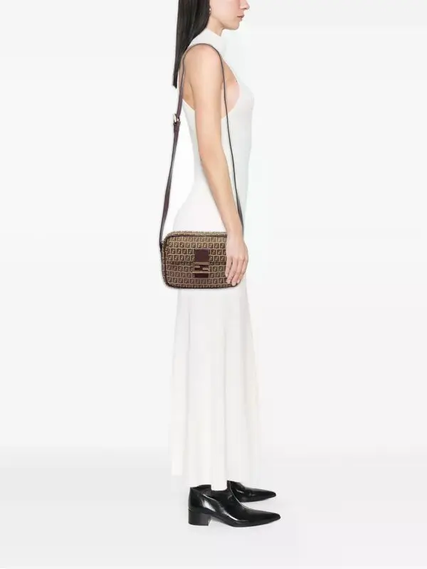 Fendi 2000-2010 Zucchino Canvas Crossbody Bag - Brown