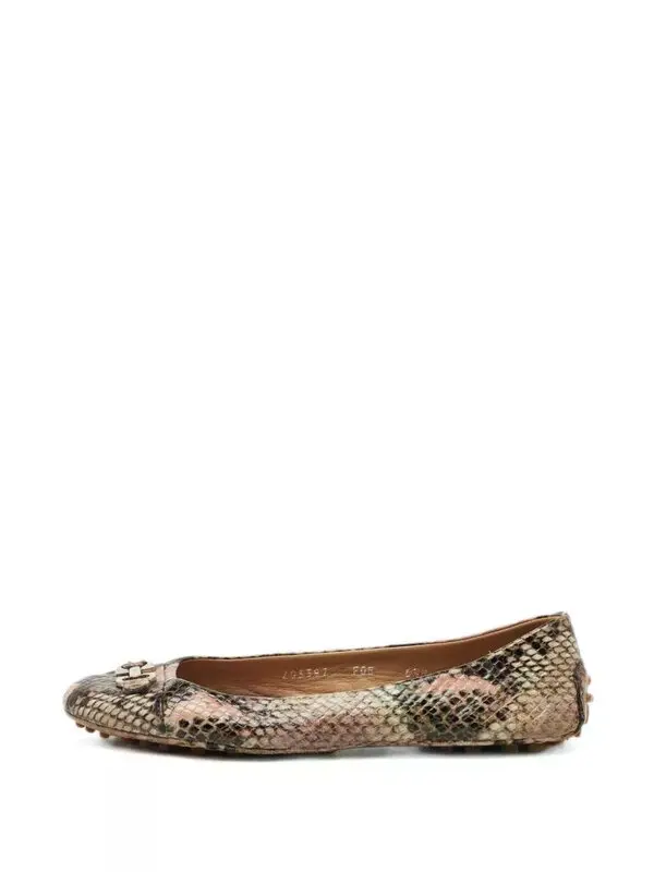 FERRAGAMO Varina Gancini Ballet Flats