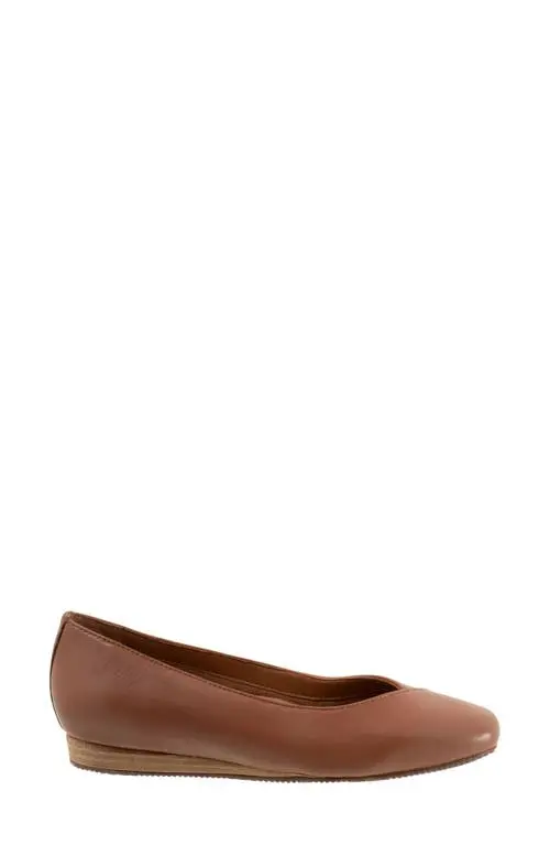 Softwalk Vina Leather Flat
