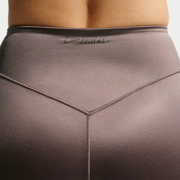 Nike Skims Satin Shine 7" Bonded Biker Shorts