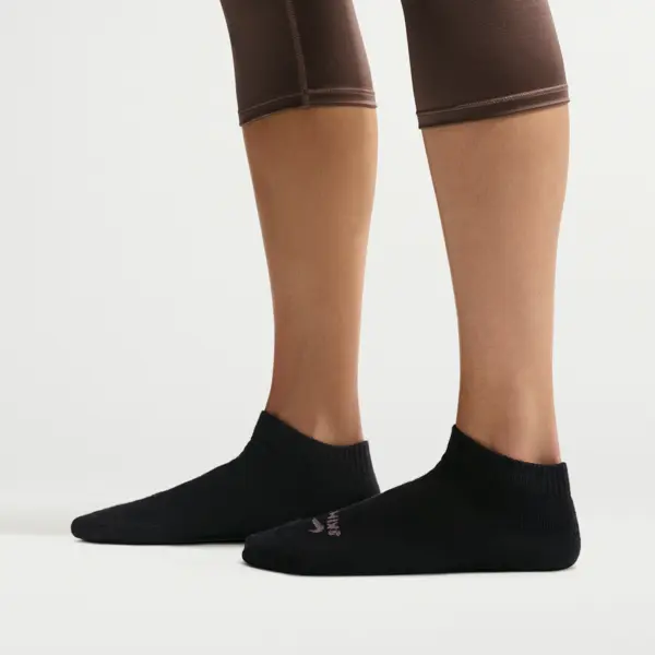Nike Skims Dri-fit Ankle Socks