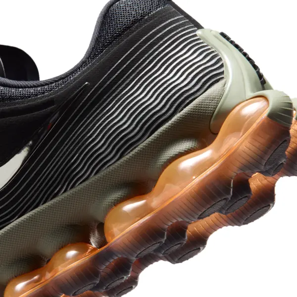 Nike Liquid Max Sneakers - Black