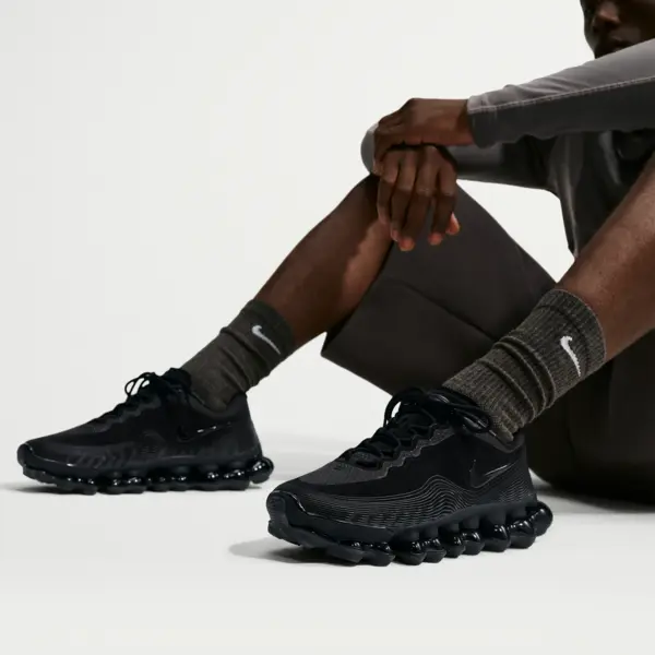 Nike Liquid Max Sneakers - Black