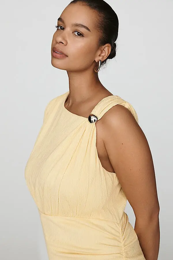 SOVERE / Kinslee Plus Maxi Dress With Asymmetrical Neckline