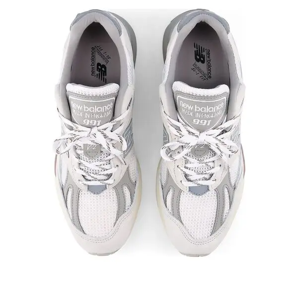 NEW BALANCE 991v2 Made In Uk Sneakers - Wind Chime/flint Grey
