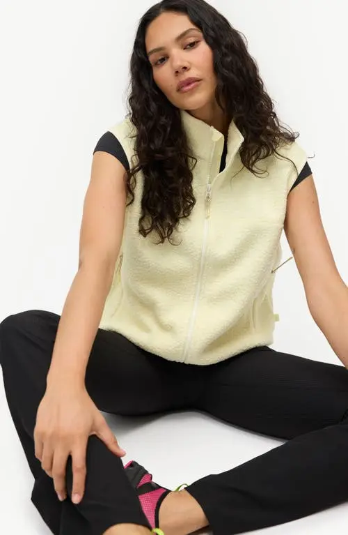 HALFDAYS Chapelle High-pile Fleece Vest - Chardonnay