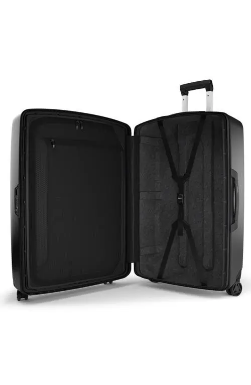 Thule Revolve 30-inch Spinner Suitcase