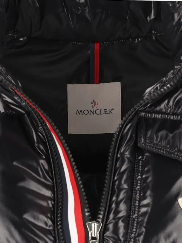 Moncler Montbeliard Short Down Jacket With Hood - Black
