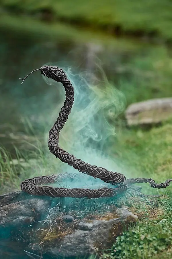TERRAIN Rattan Ve Coiled Snake - Black