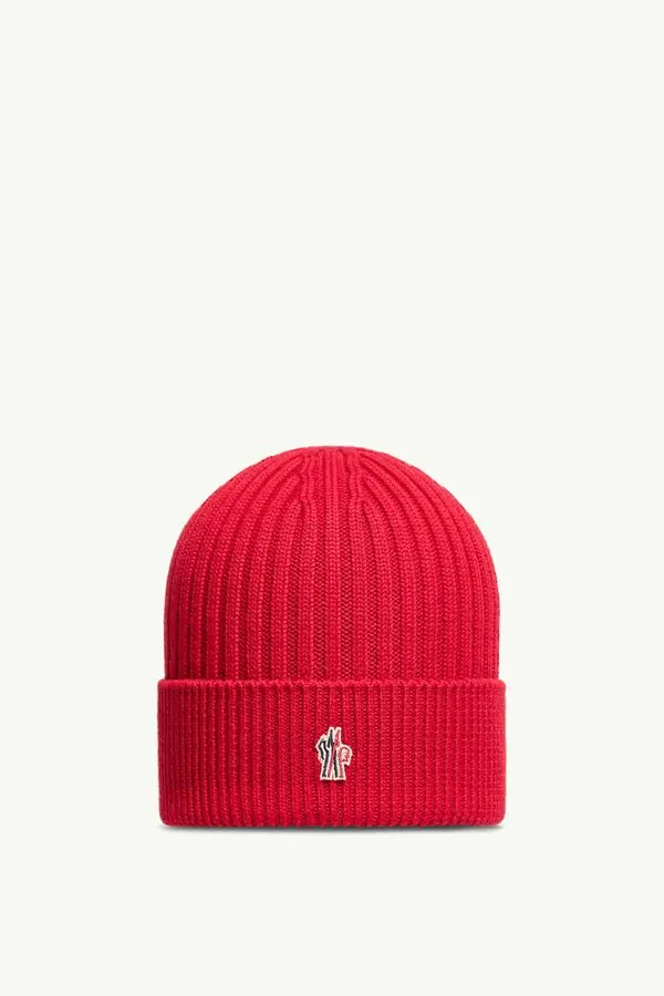Moncler Ribbed Wool Beanie With Logo - Red