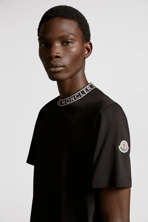 Moncler Logo T-shirt - Black