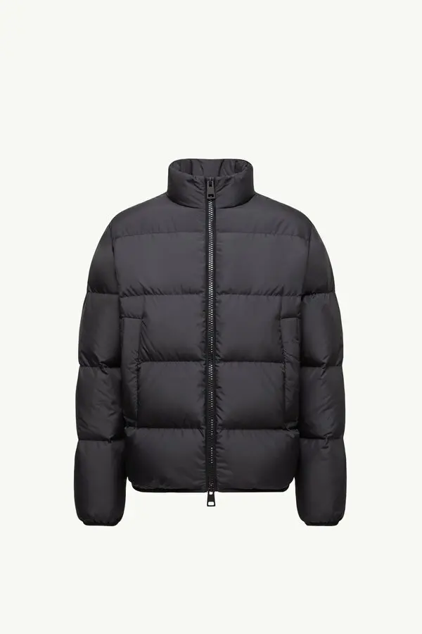 Moncler Erterle Short Down Jacket With Logo Detail
