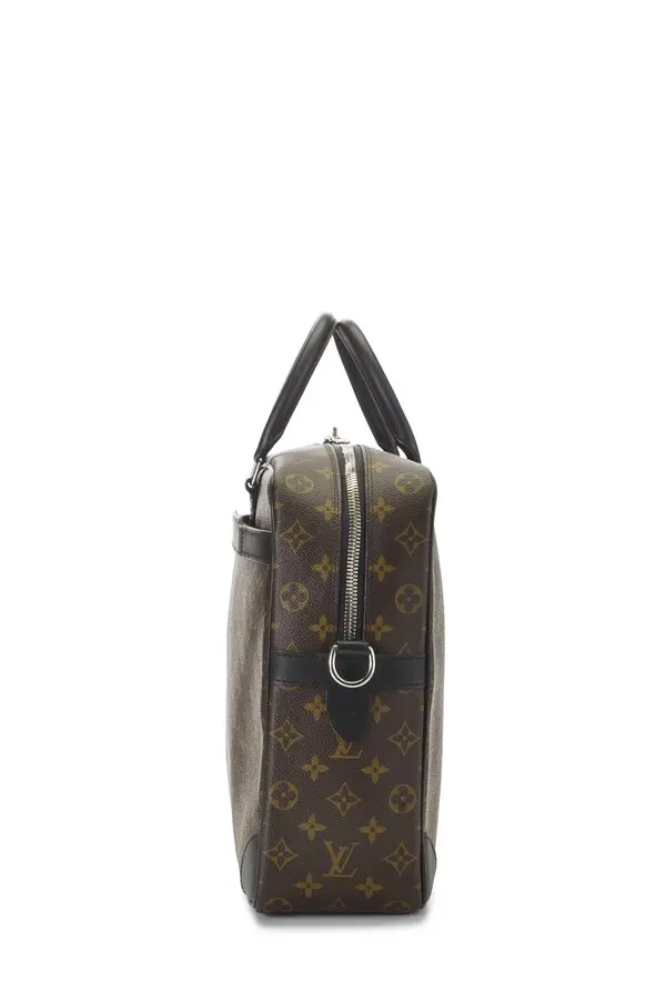 LOUIS VUITTON Monogram Macassar Porte Documents-voyage