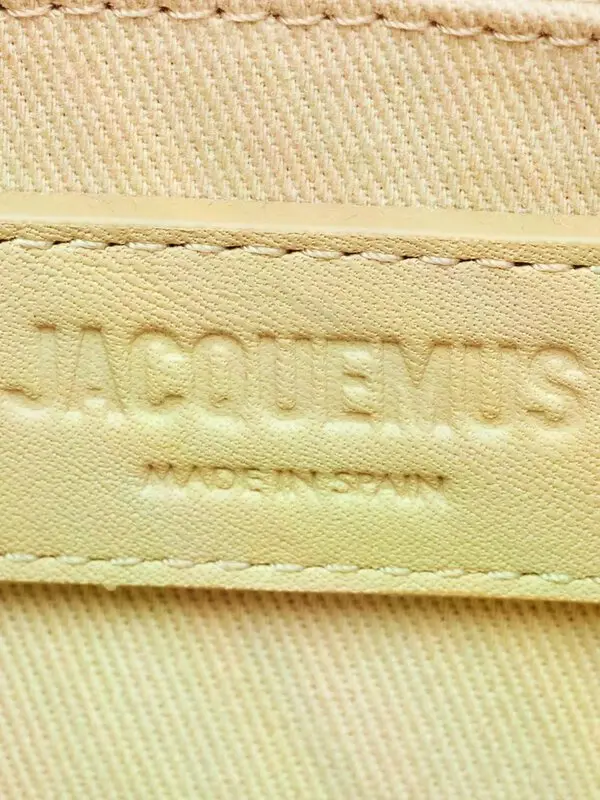 Jacquemus Le Carinu Shoulder Bag