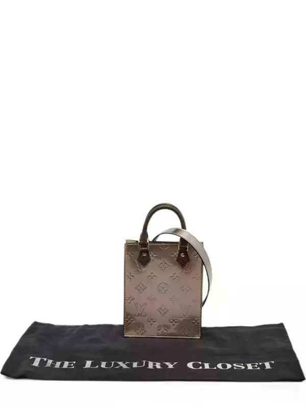 LOUIS VUITTON 2020 Sac Plat Petit Monogram Vernis Handbag - Neutrals