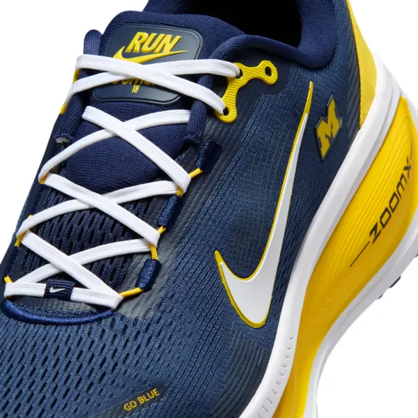 Nike College Vomero 18 Road Running Shoes - Blue
