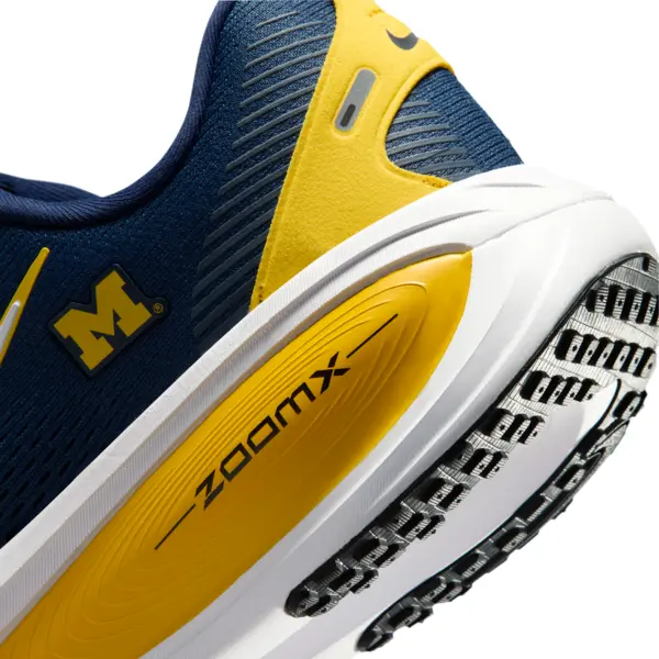 Nike College Vomero 18 Road Running Shoes - Blue