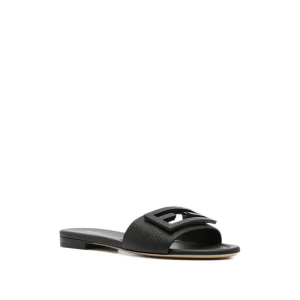 Fendi Flip-flops & Slides