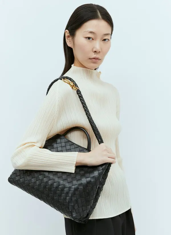 Bottega Veneta Medium Andiamo Handbag - Black