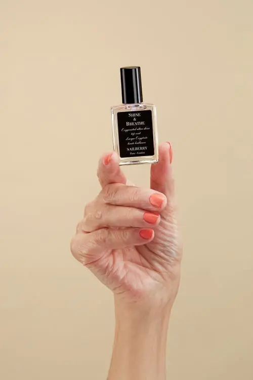 NAILBERRY Shine & Breathe Top Coat