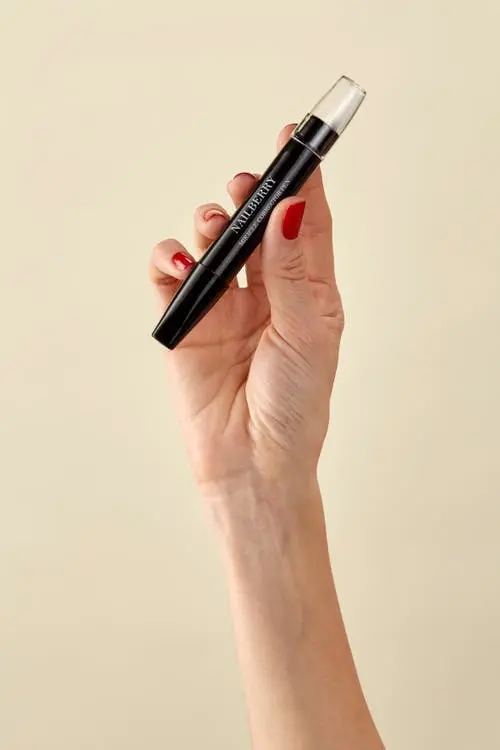 NAILBERRY Miracle Corrector Pen