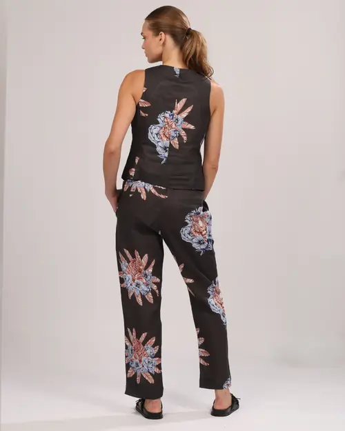 Las Surenas Vest Tiger Bloom
