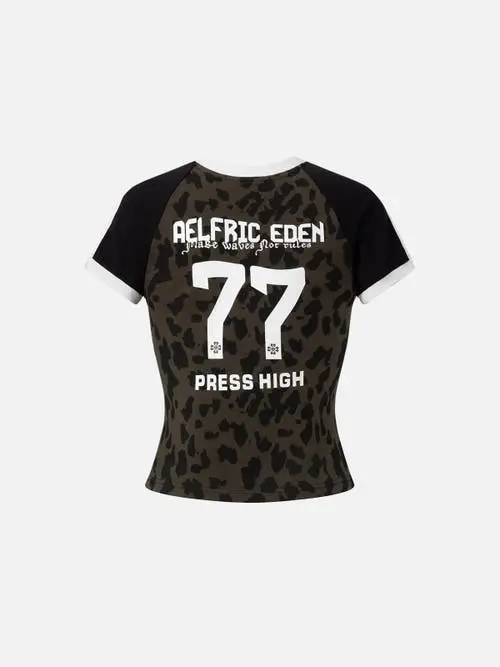 AELFRIC EDEN Leopard Print V-neck Cropped T-shirt With Raglan Sleeves