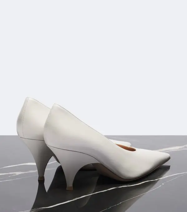 GIANVITO ROSSI Sofia Leather Pumps