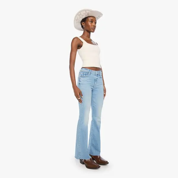 MOTHER The Weekender Fray Jeans In Wish Upon A Star - Light Blue