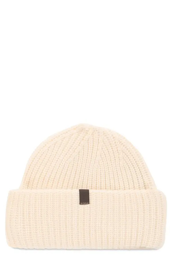 SLOWEAR Hat With Distinctive Front Detail