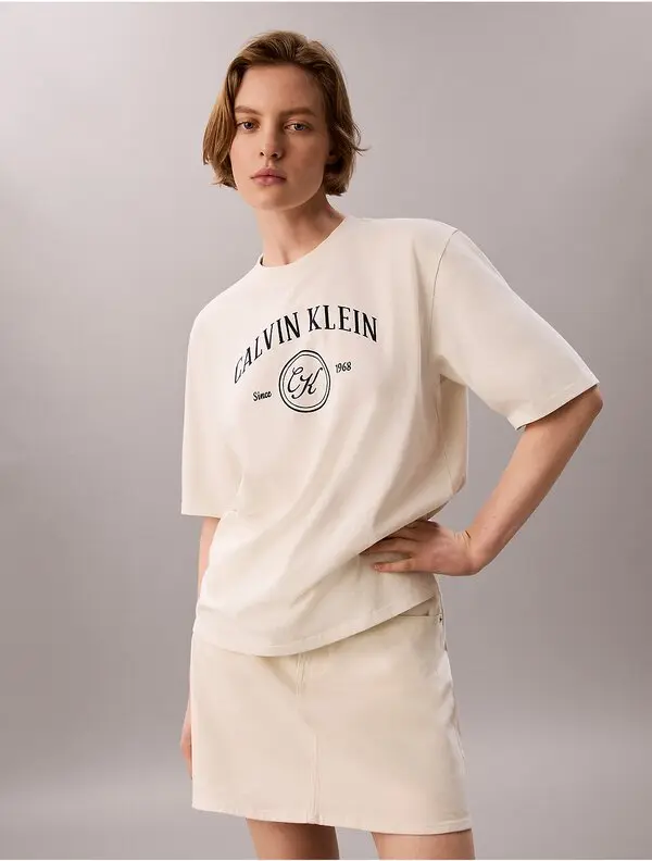 Calvin Klein Arch Varsity Logo Graphic Relaxed T-shirt - Tofu