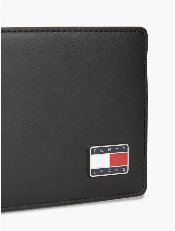 Tommy Hilfiger Smooth Leather Bifold Wallet